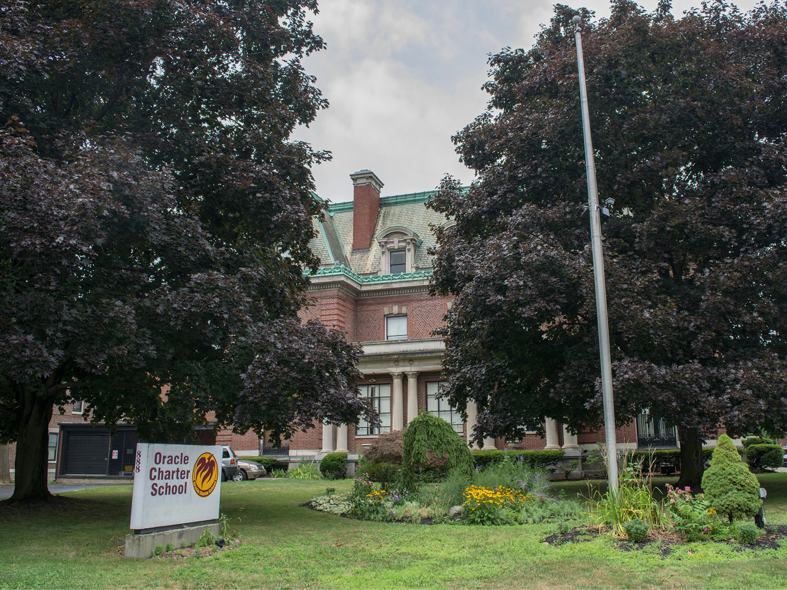 Oracle Charter School | HHL Architects